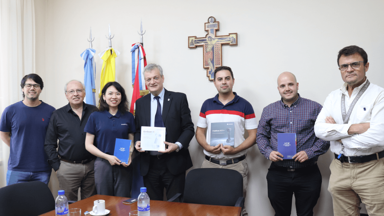 Comitivas de la firma china Shining3D y de AMS en la UCSF ~ UCSF ...